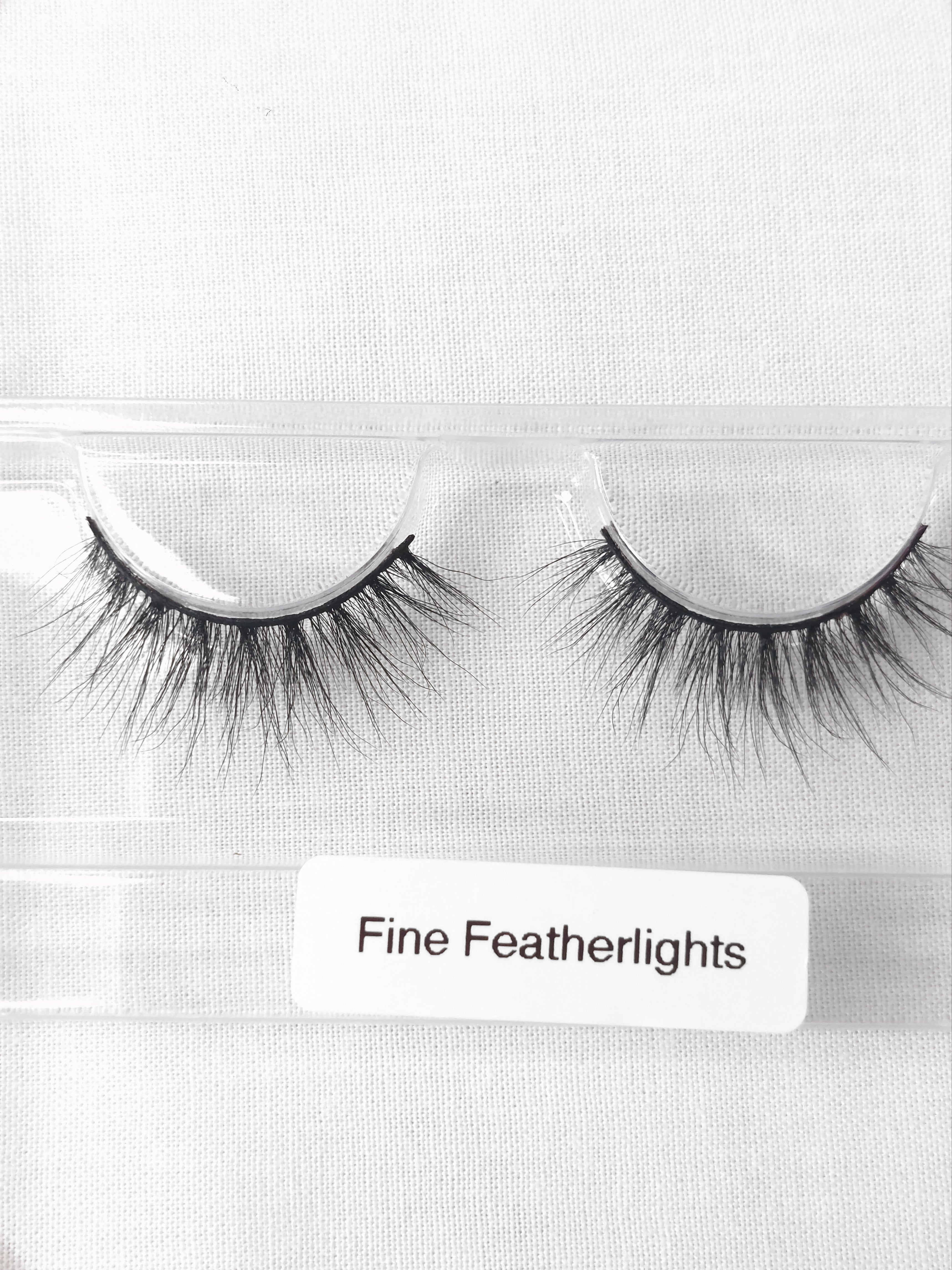 Light Weight Lashes – Effortless Eyes